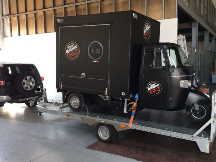 Mobile coffee shops on Ape Piaggio: the last evolution of “Caffè Vergnano”
